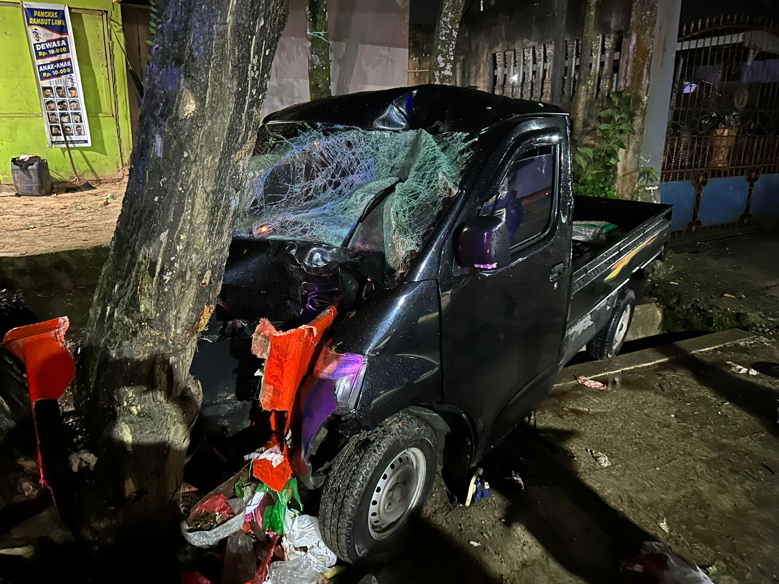 Kecelakaan Tunggal, Satu Penumpang Mobil Pick Up Tewas Usai Menabrak ... Kecelakaan Tunggal, Satu Penumpang Mobil Pick Up Tewas Usai Menabrak ...