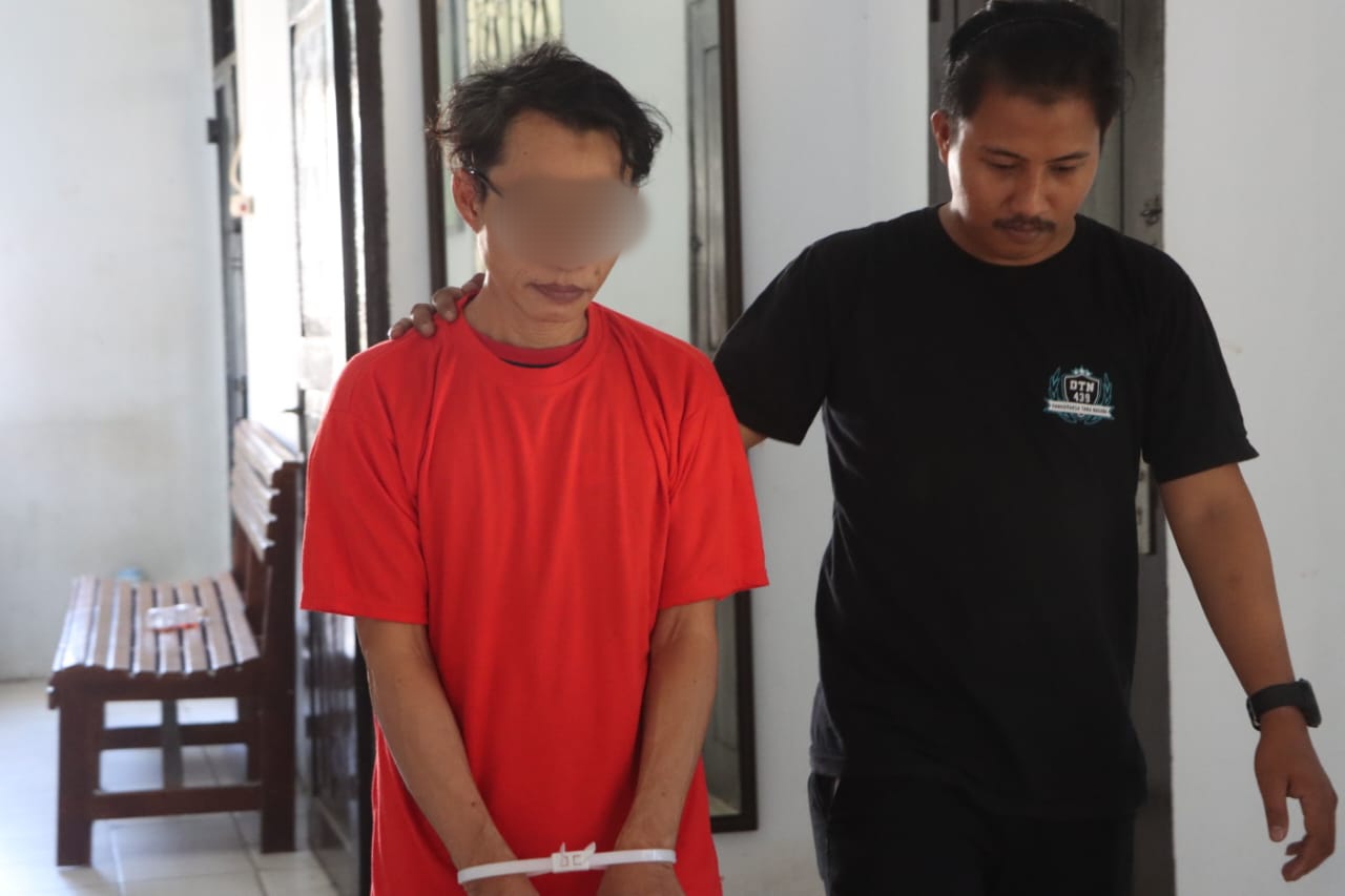 Polisi Tangkap Oknum PNS di Kendari Saat Mengambil Paket Sabu - lajur Polisi Tangkap Oknum PNS di Kendari Saat Mengambil Paket Sabu - lajur